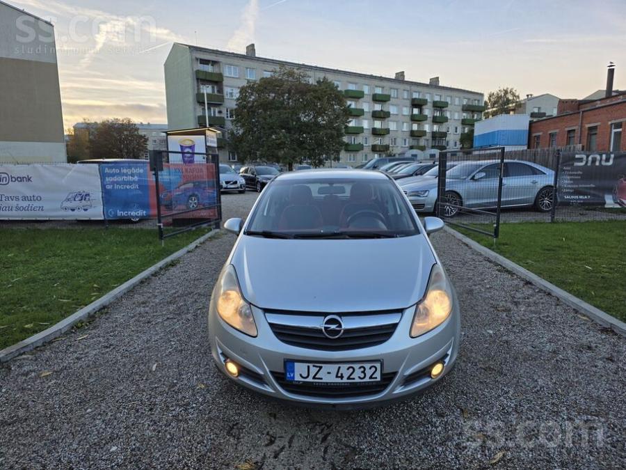 Grey Opel Corsa 2007 in Ventspils, with an engine capacity of 1.20 L and mileage of 153 thousand km for 2550 €, photo 3 on AUTOMOTO.COM.LV