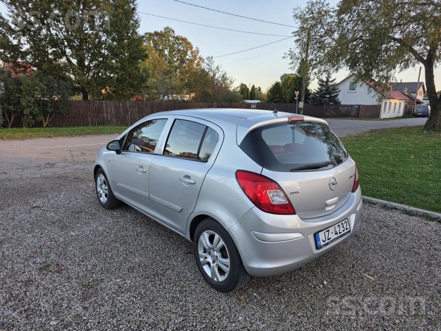 Grey Opel Corsa 2007 in Ventspils, with an engine capacity of 1.20 L and mileage of 153 thousand km for 2550 €, photo 7 on AUTOMOTO.COM.LV