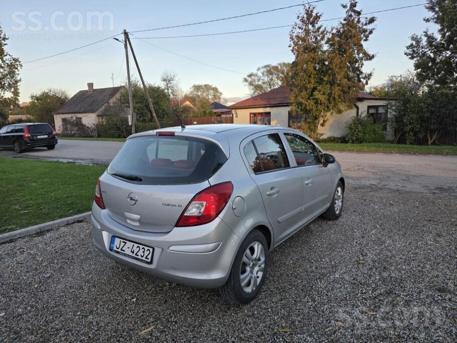 Grey Opel Corsa 2007 in Ventspils, with an engine capacity of 1.20 L and mileage of 153 thousand km for 2550 €, photo 9 on AUTOMOTO.COM.LV