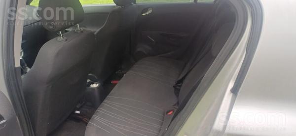 Grey Opel Corsa 2008 in Cesis, with an engine capacity of 1.40 L and mileage of 340 thousand km for 600 €, photo 8 on AUTOMOTO.COM.LV