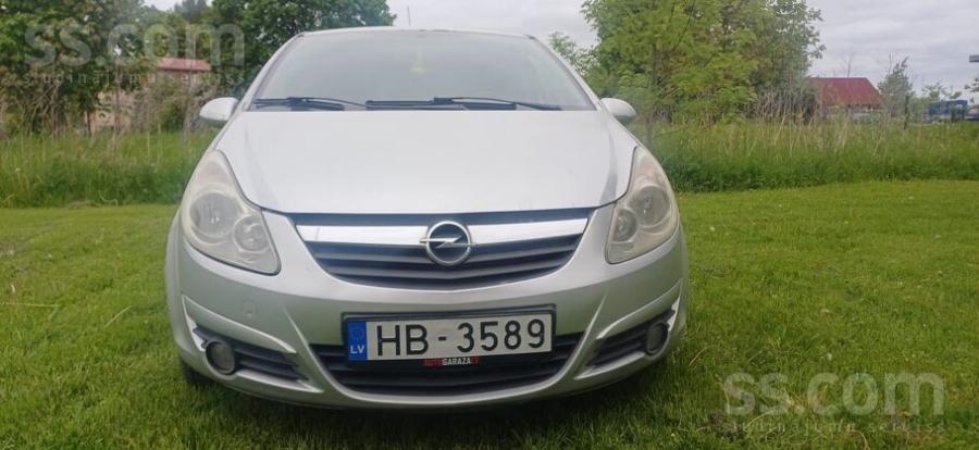 Grey Opel Corsa 2008 in Cesis, with an engine capacity of 1.40 L and mileage of 340 thousand km for 600 €, photo 1 on AUTOMOTO.COM.LV