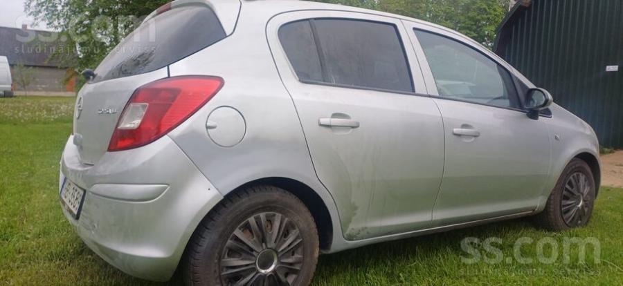 Grey Opel Corsa 2008 in Cesis, with an engine capacity of 1.40 L and mileage of 340 thousand km for 600 €, photo 7 on AUTOMOTO.COM.LV