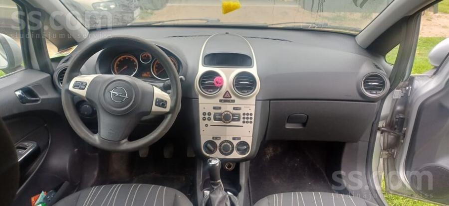 Grey Opel Corsa 2008 in Cesis, with an engine capacity of 1.40 L and mileage of 340 thousand km for 600 €, photo 11 on AUTOMOTO.COM.LV