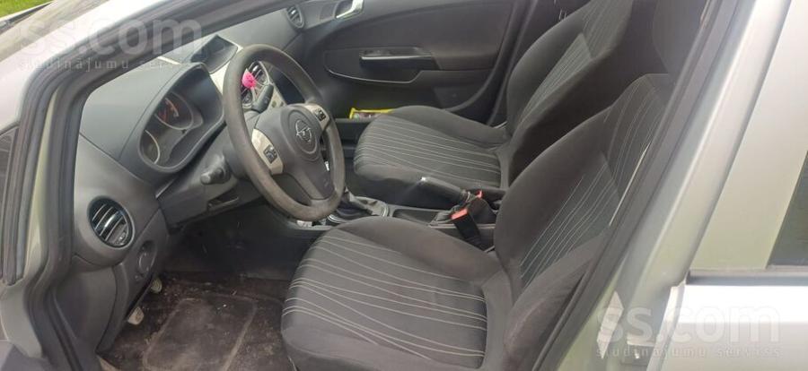 Grey Opel Corsa 2008 in Cesis, with an engine capacity of 1.40 L and mileage of 340 thousand km for 600 €, photo 12 on AUTOMOTO.COM.LV