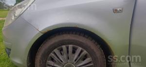 Grey Opel Corsa 2008 in Cesis, with an engine capacity of 1.40 L and mileage of 340 thousand km for 600 €, photo 16 on AUTOMOTO.COM.LV