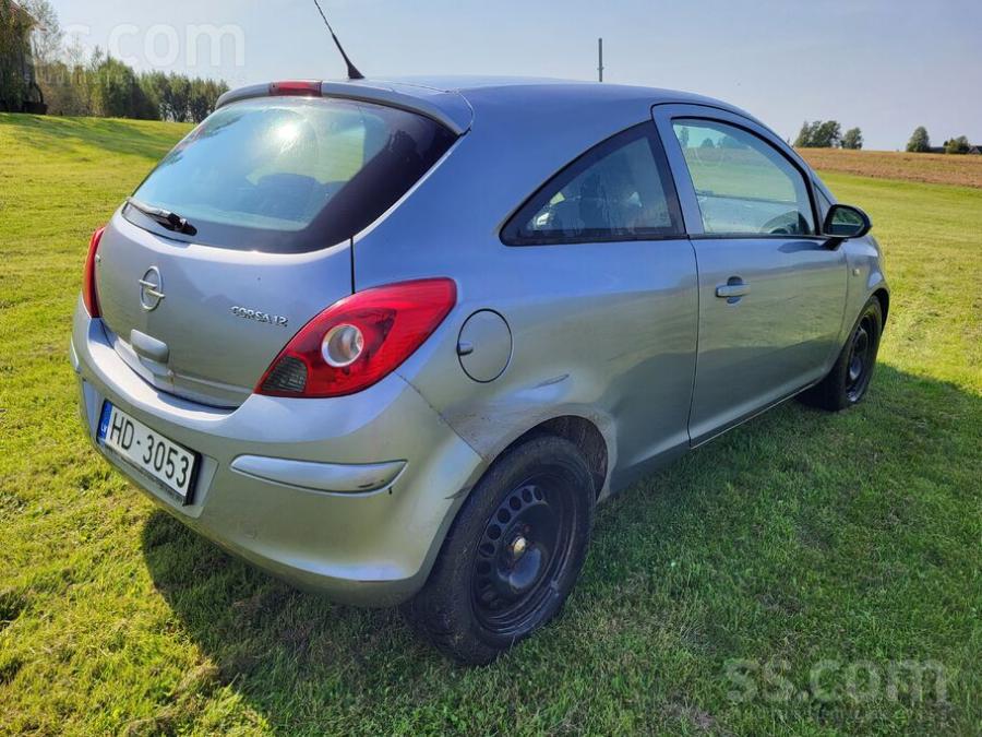 Grey Opel Corsa 2008 in Daugavpils, with an engine capacity of 1.20 L and mileage of 263 thousand km for 650 €, photo 6 on AUTOMOTO.COM.LV