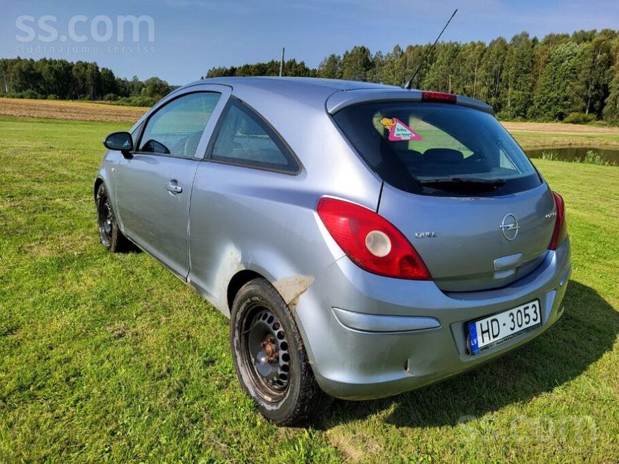 Grey Opel Corsa 2008 in Daugavpils, with an engine capacity of 1.20 L and mileage of 263 thousand km for 650 €, photo 7 on AUTOMOTO.COM.LV