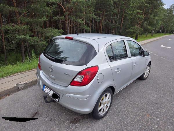 Grey Opel Corsa 2008 in Vilnius, with an engine capacity of 1.36 L and mileage of 108 thousand km for 2300 €, photo 3 on AUTOMOTO.COM.LV