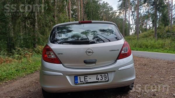 Grey Opel Corsa 2008 in Riga, with an engine capacity of 1.20 L and mileage of 195 thousand km for 1350 €, photo 4 on AUTOMOTO.COM.LV