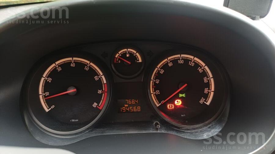Grey Opel Corsa 2008 in Riga, with an engine capacity of 1.20 L and mileage of 195 thousand km for 1350 €, photo 10 on AUTOMOTO.COM.LV