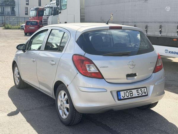 Pelēks Opel Corsa 2008 Viļņa, ar dzinēja tilpumu 1.25 L un nobraukumu 330 tūkst. km par 799 €, foto 3 vietnē AUTOMOTO.COM.LV