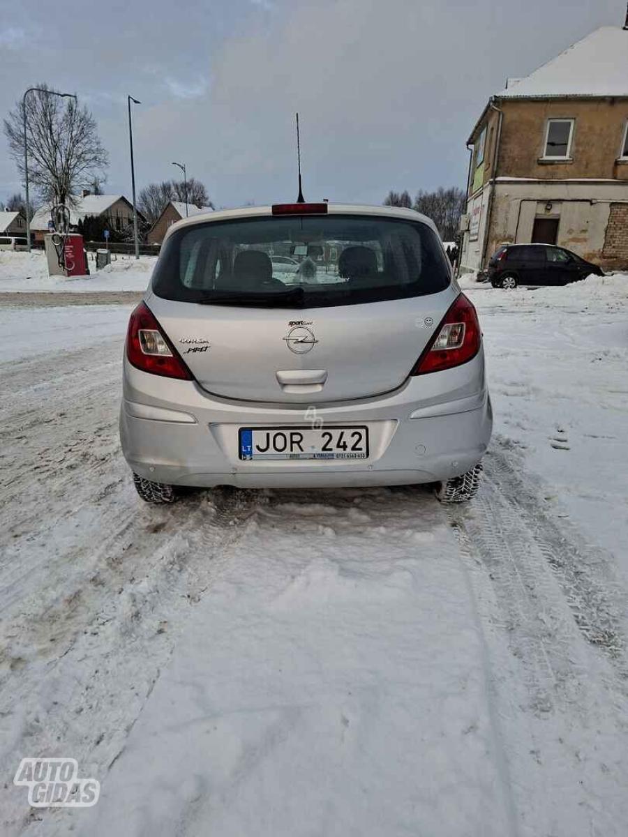 Grey Opel Corsa 2009 in Birzai, with an engine capacity of 1.40 L and mileage of 205 thousand km for 1100 €, photo 5 on AUTOMOTO.COM.LV