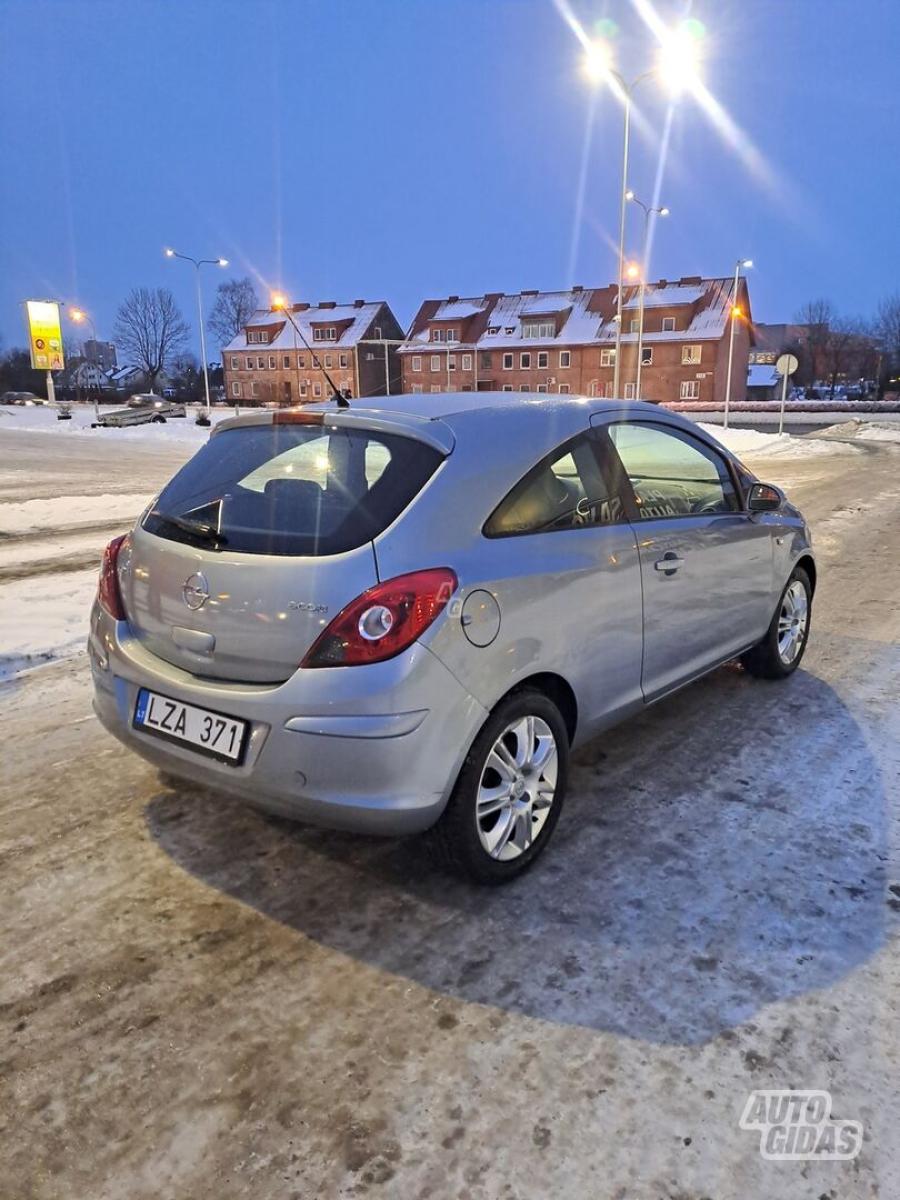 Grey Opel Corsa 2009 in Klaipeda, with an engine capacity of 1.20 L and mileage of 200 thousand km for 1500 €, photo 3 on AUTOMOTO.COM.LV