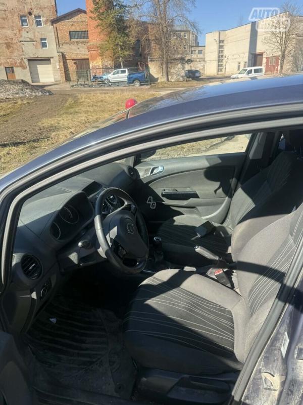 Pelēks Opel Corsa 2010 Šauļi, ar dzinēja tilpumu 1.40 L un nobraukumu 230 tūkst. km par 1399 €, foto 5 vietnē AUTOMOTO.COM.LV