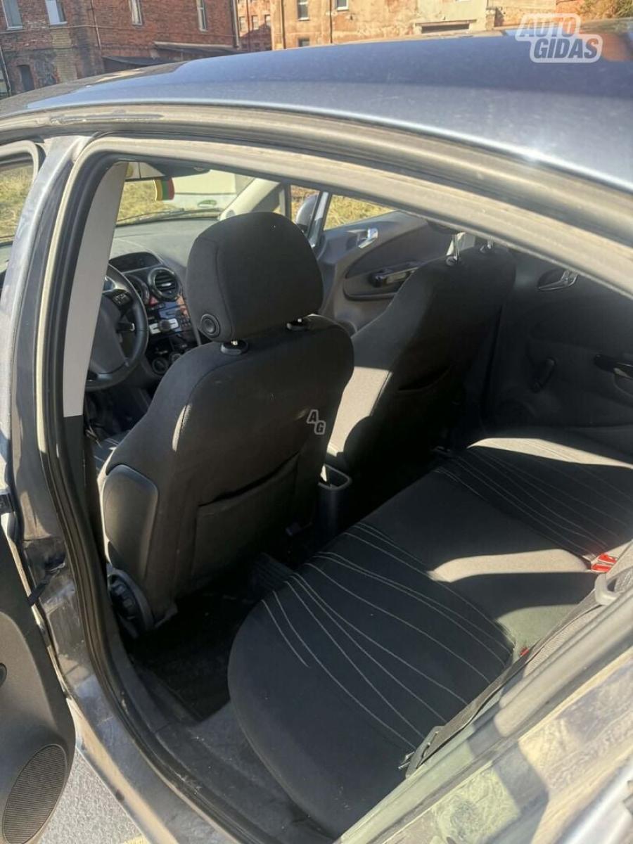 Grey Opel Corsa 2010 in Siauliai, with an engine capacity of 1.40 L and mileage of 230 thousand km for 1350 €, photo 8 on AUTOMOTO.COM.LV
