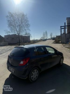 Grey Opel Corsa 2010 in Siauliai, with an engine capacity of 1.40 L and mileage of 230 thousand km for 1350 €, photo 4 on AUTOMOTO.COM.LV