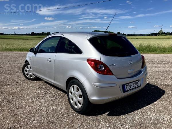 Grey Opel Corsa 2010 in Talsi, with an engine capacity of 1.40 L and mileage of 156 thousand km for 3999 €, photo 5 on AUTOMOTO.COM.LV