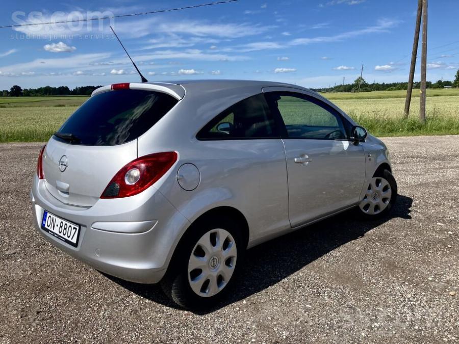 Pelēks Opel Corsa 2010 Talsi, ar dzinēja tilpumu 1.40 L un nobraukumu 156 tūkst. km par 3999 €, foto 4 vietnē AUTOMOTO.COM.LV