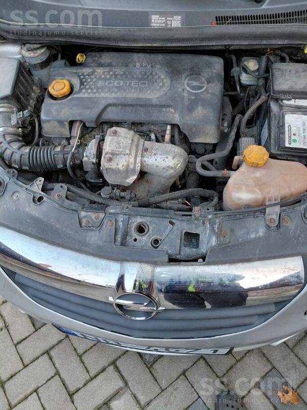 Grey Opel Corsa 2010 in Talsi, with an engine capacity of 1.30 L and mileage of 298 thousand km for 1750 €, photo 7 on AUTOMOTO.COM.LV