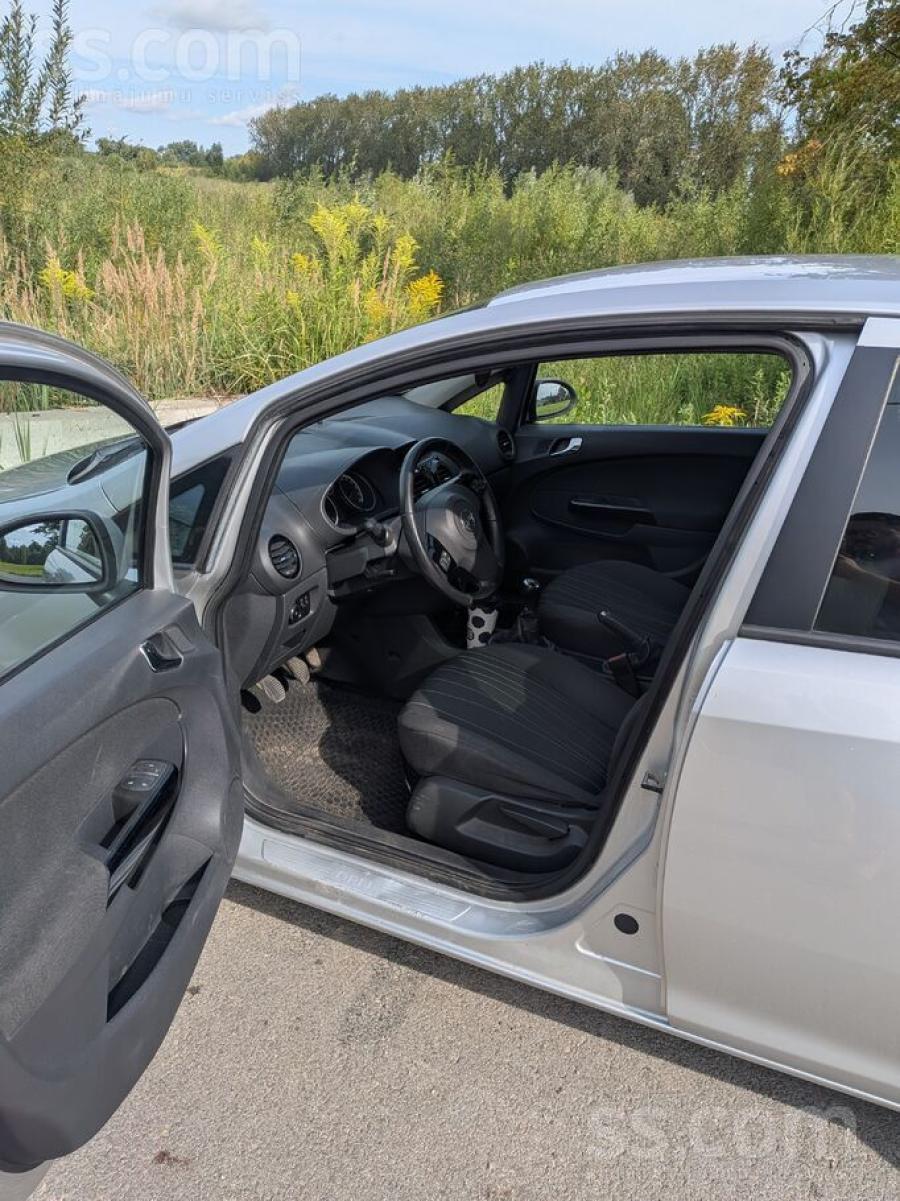 Grey Opel Corsa 2010 in Jelgava, with an engine capacity of 1.20 L and mileage of 202 thousand km for 3000 €, photo 8 on AUTOMOTO.COM.LV