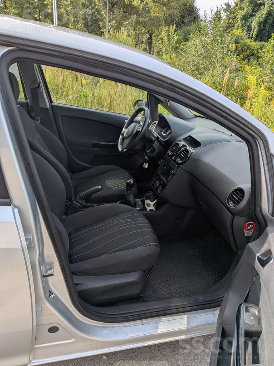 Grey Opel Corsa 2010 in Jelgava, with an engine capacity of 1.20 L and mileage of 202 thousand km for 3000 €, photo 9 on AUTOMOTO.COM.LV