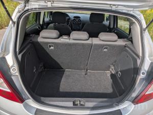 Grey Opel Corsa 2010 in Jelgava, with an engine capacity of 1.20 L and mileage of 202 thousand km for 3000 €, photo 11 on AUTOMOTO.COM.LV