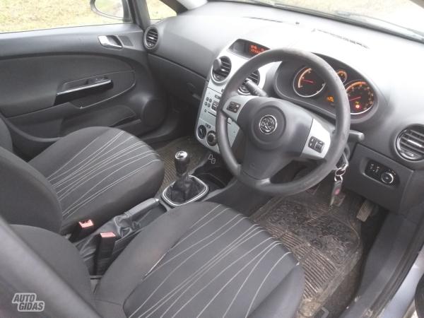 Pelēks Opel Corsa 2011 Viļņa, ar dzinēja tilpumu 1.30 L un nobraukumu 2 tūkst. km par 700 €, foto 3 vietnē AUTOMOTO.COM.LV