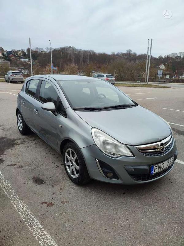 Pelēks Opel Corsa 2011 Kauņa, ar dzinēja tilpumu 1.40 L un nobraukumu 193 tūkst. km par 2400 €, foto 2 vietnē AUTOMOTO.COM.LV