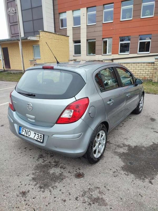 Pelēks Opel Corsa 2011 Kauņa, ar dzinēja tilpumu 1.40 L un nobraukumu 193 tūkst. km par 2400 €, foto 3 vietnē AUTOMOTO.COM.LV