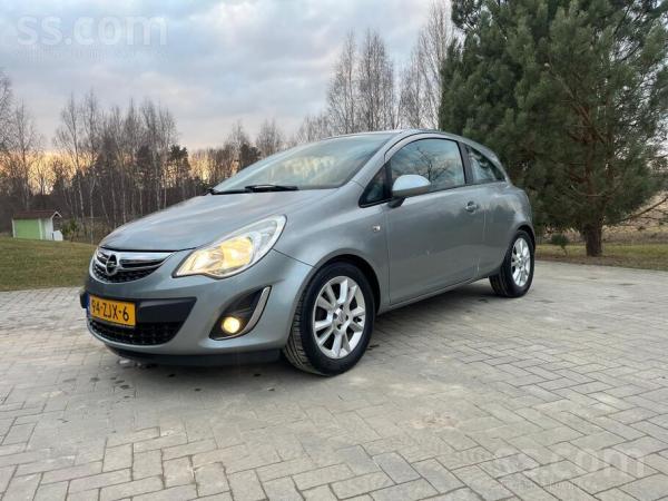Grey Opel Corsa 2011 in Cesis, with an engine capacity of 1.30 L and mileage of 266 thousand km for 2950 €, photo 1 on AUTOMOTO.COM.LV