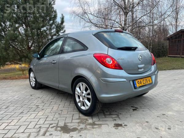 Grey Opel Corsa 2011 in Cesis, with an engine capacity of 1.30 L and mileage of 266 thousand km for 2950 €, photo 3 on AUTOMOTO.COM.LV