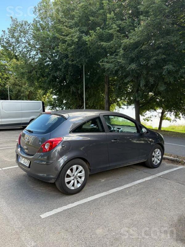 Grey Opel Corsa 2011 in Riga, with an engine capacity of 1.30 L and mileage of 181 thousand km for 3000 €, photo 4 on AUTOMOTO.COM.LV