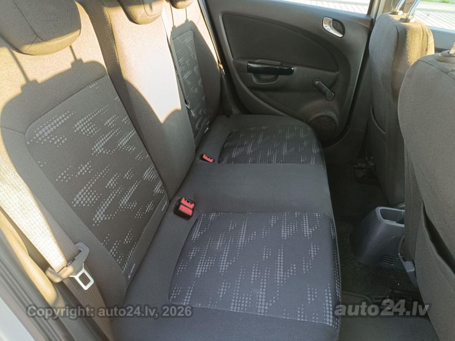 Pelēks Opel Corsa 2011 Tallina, ar dzinēja tilpumu 1.20 L un nobraukumu 165 tūkst. km par 1950 €, foto 12 vietnē AUTOMOTO.COM.LV