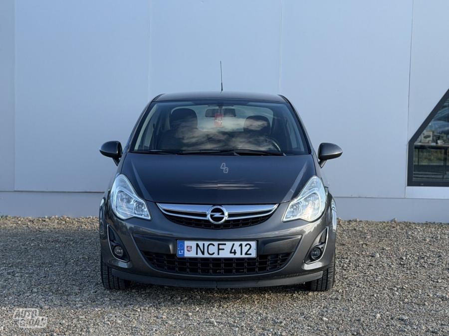 Pelēks Opel Corsa 2011 Šauļi, ar dzinēja tilpumu 1.40 L un nobraukumu 113 tūkst. km par 2500 €, foto 3 vietnē AUTOMOTO.COM.LV