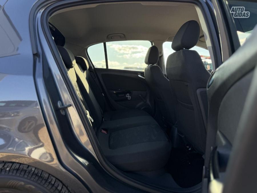 Pelēks Opel Corsa 2011 Šauļi, ar dzinēja tilpumu 1.40 L un nobraukumu 113 tūkst. km par 2500 €, foto 13 vietnē AUTOMOTO.COM.LV