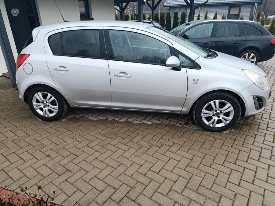 Grey Opel Corsa 2012 in Utena, with an engine capacity of 1.25 L and mileage of 340 thousand km for 2100 €, photo 5 on AUTOMOTO.COM.LV