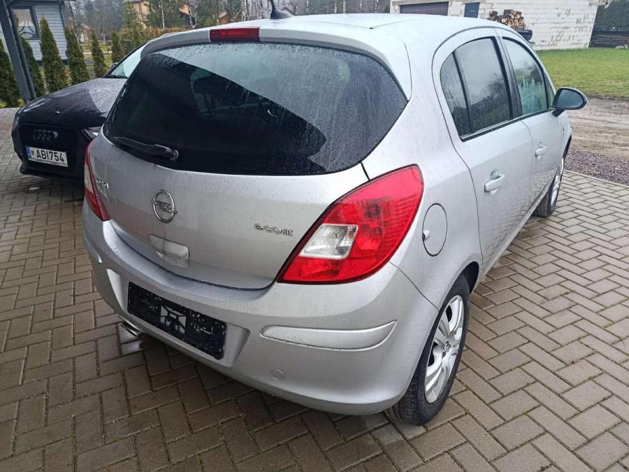Grey Opel Corsa 2012 in Utena, with an engine capacity of 1.25 L and mileage of 340 thousand km for 2100 €, photo 6 on AUTOMOTO.COM.LV