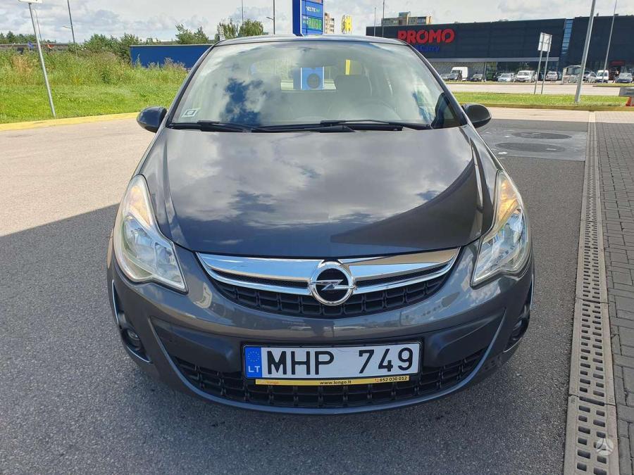 Grey Opel Corsa 2012 in Kaunas, with an engine capacity of 1.30 L and mileage of 201 thousand km for 2950 €, photo 3 on AUTOMOTO.COM.LV