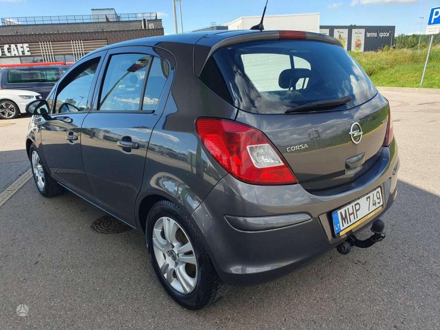 Grey Opel Corsa 2012 in Kaunas, with an engine capacity of 1.30 L and mileage of 201 thousand km for 2950 €, photo 5 on AUTOMOTO.COM.LV