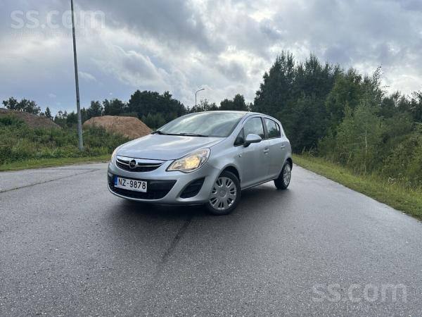 Grey Opel Corsa 2012 in Tukums, with an engine capacity of 1.30 L and mileage of 252 thousand km for 1650 €, photo 2 on AUTOMOTO.COM.LV
