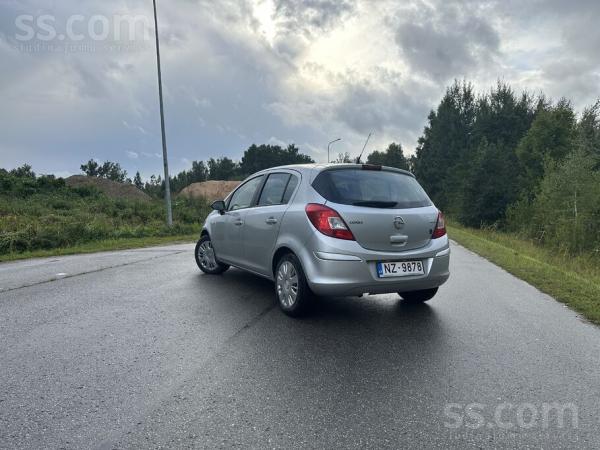 Grey Opel Corsa 2012 in Tukums, with an engine capacity of 1.30 L and mileage of 252 thousand km for 1650 €, photo 3 on AUTOMOTO.COM.LV