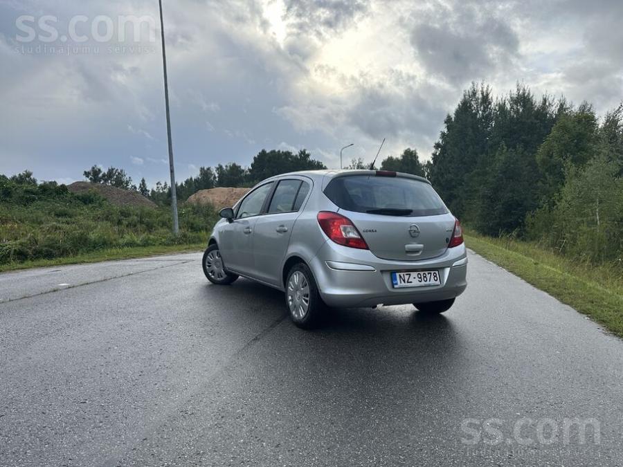 Grey Opel Corsa 2012 in Tukums, with an engine capacity of 1.30 L and mileage of 252 thousand km for 1650 €, photo 4 on AUTOMOTO.COM.LV
