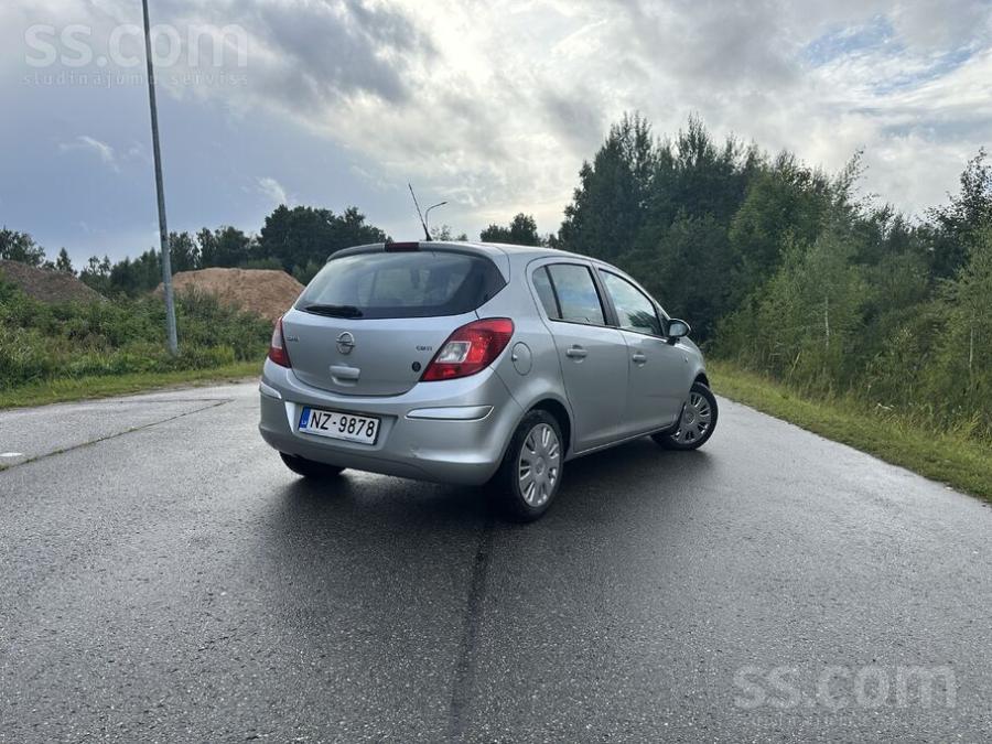 Grey Opel Corsa 2012 in Tukums, with an engine capacity of 1.30 L and mileage of 252 thousand km for 1650 €, photo 5 on AUTOMOTO.COM.LV