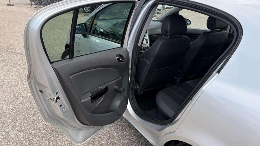 Pelēks Opel Corsa 2012 Marijampole, ar dzinēja tilpumu 1.30 L un nobraukumu 168 tūkst. km par 2950 €, foto 15 vietnē AUTOMOTO.COM.LV