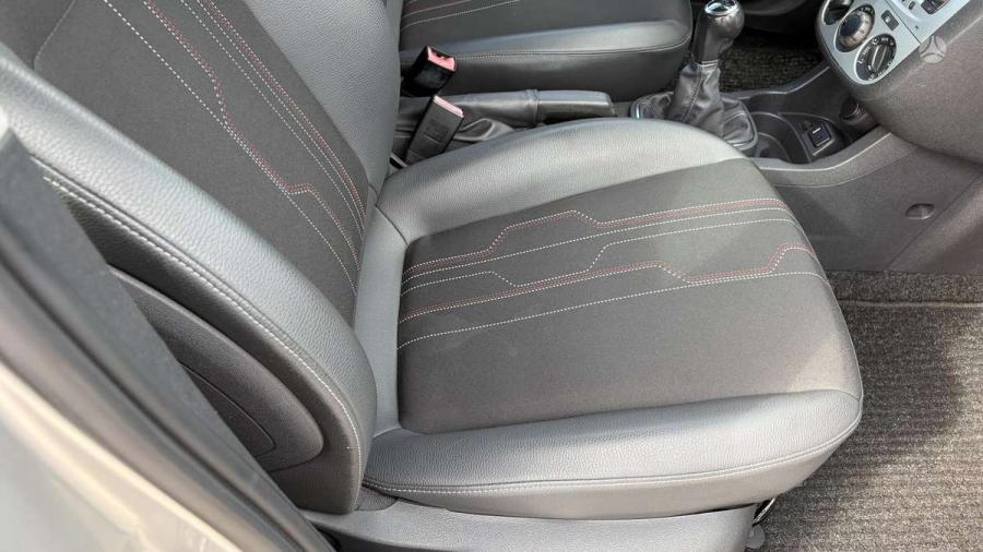 Pelēks Opel Corsa 2012 Marijampole, ar dzinēja tilpumu 1.30 L un nobraukumu 168 tūkst. km par 2950 €, foto 24 vietnē AUTOMOTO.COM.LV