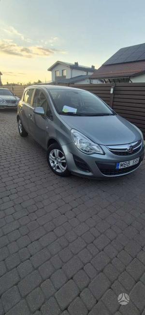 Pelēks Opel Corsa 2012 Kauņa, ar dzinēja tilpumu 1.25 L un nobraukumu 170 tūkst. km par 1735 €, foto  vietnē AUTOMOTO.COM.LV