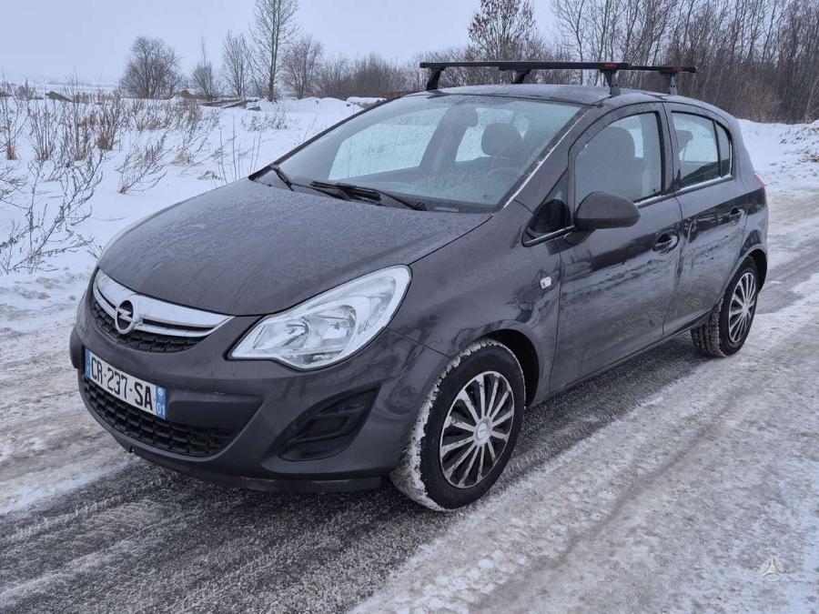 Grey Opel Corsa 2013 in Taurage, with an engine capacity of 1.23 L and mileage of 150 thousand km for 2300 €, photo 1 on AUTOMOTO.COM.LV