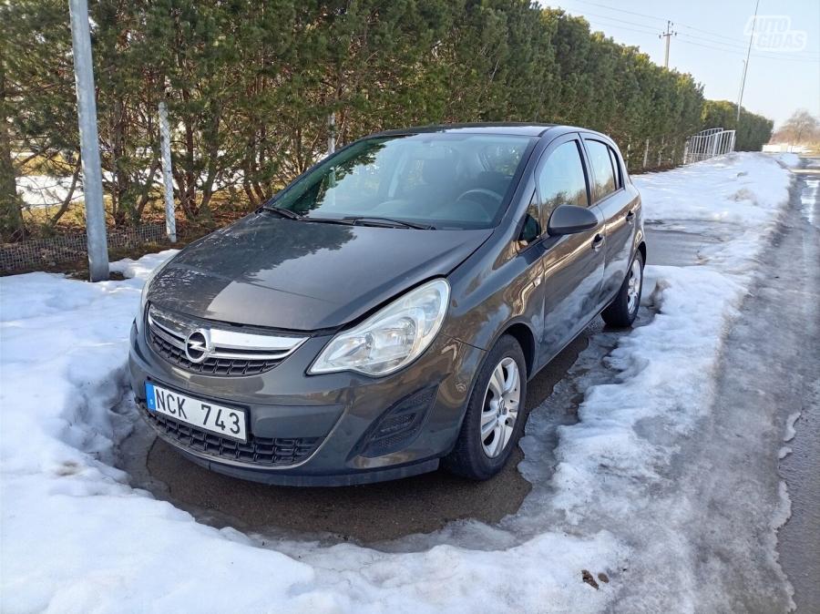 Grey Opel Corsa 2013 in Klaipeda, with an engine capacity of 1.20 L and mileage of 207 thousand km for 1299 €, photo 1 on AUTOMOTO.COM.LV