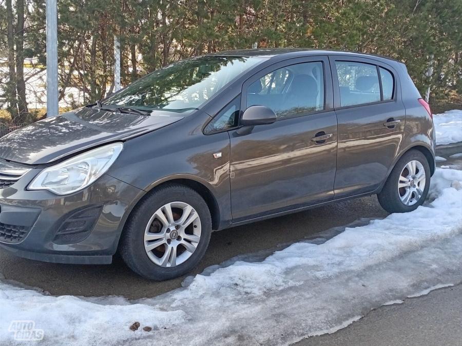 Grey Opel Corsa 2013 in Klaipeda, with an engine capacity of 1.20 L and mileage of 207 thousand km for 1299 €, photo 2 on AUTOMOTO.COM.LV