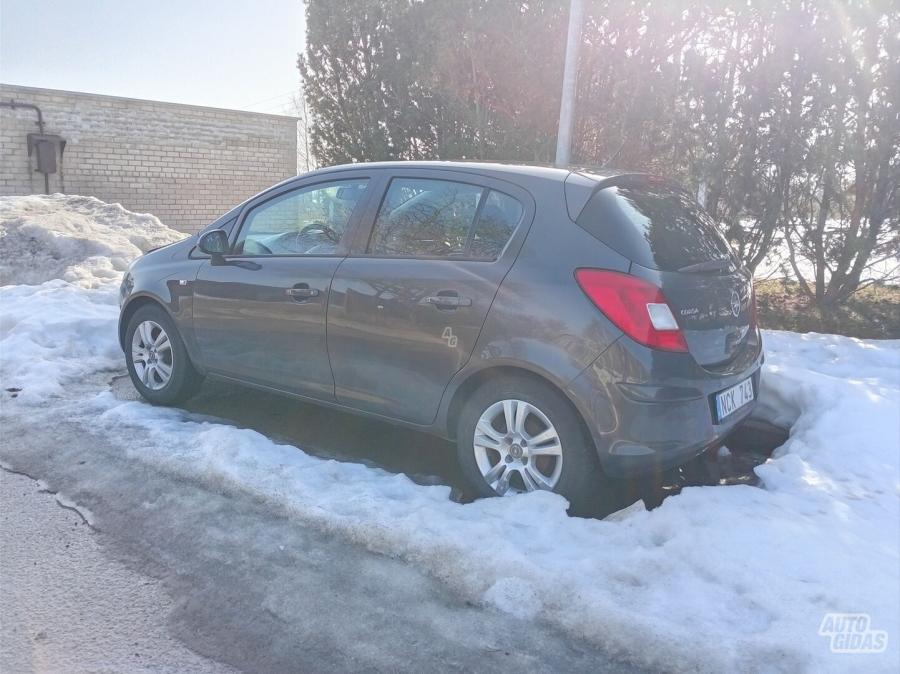 Grey Opel Corsa 2013 in Klaipeda, with an engine capacity of 1.20 L and mileage of 207 thousand km for 1299 €, photo 4 on AUTOMOTO.COM.LV